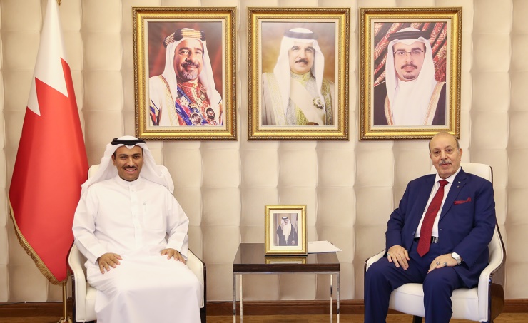 Information Affairs Minister receives Palestinian Ambassador