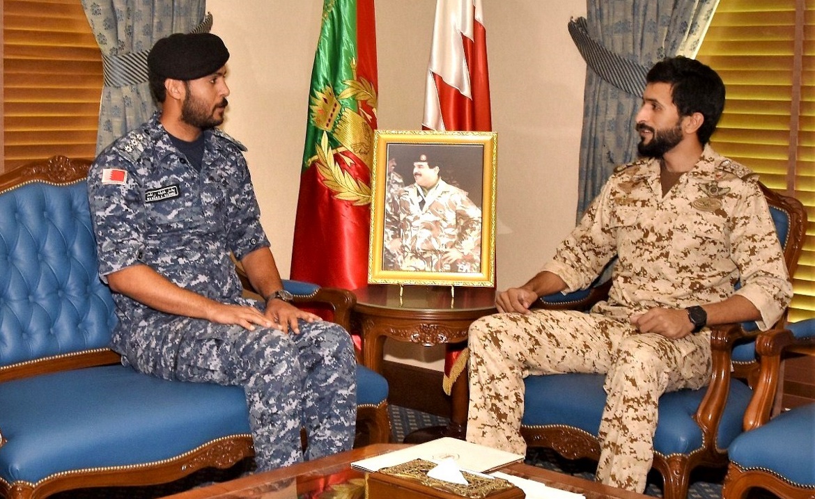 Royal Guard Commander receives assistance ship participants
