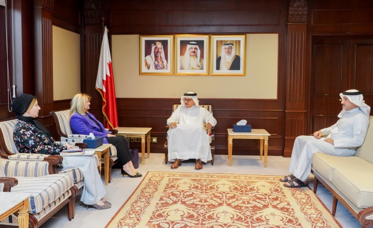 Foreign Minister receives This is Bahrain Society Chairperson
