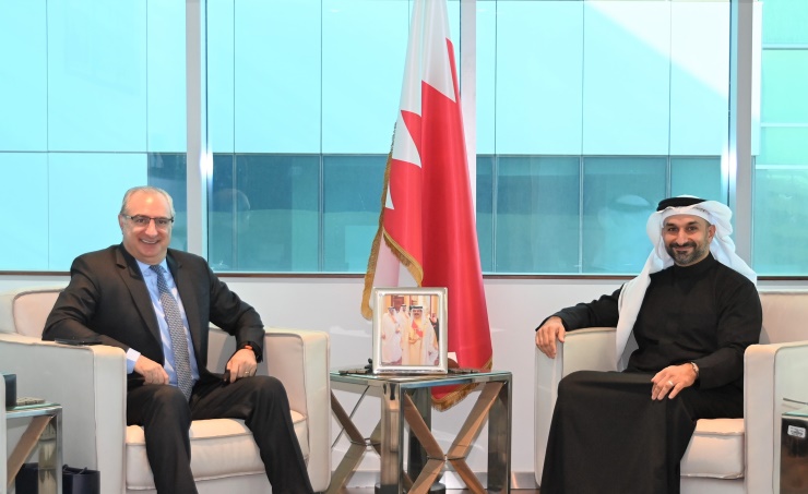 Industry Minister receives Israeli Ambassador