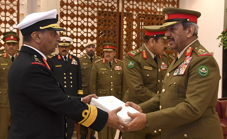 Commander-in-chief confers medals on BDF officers