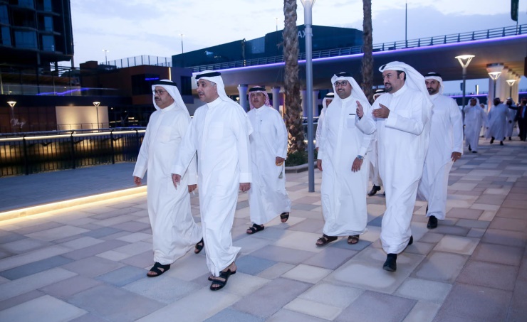 Transportation and Telecommunications Minister visits Bahrain Bay