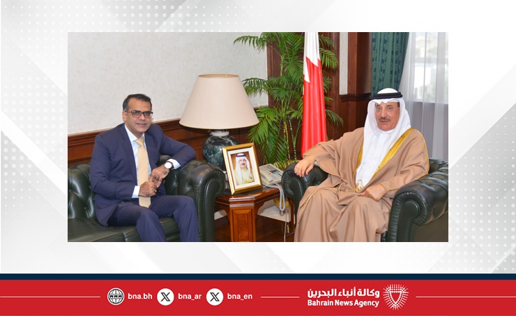 Labour Minister meets new Pakistan Ambassador to Bahrain