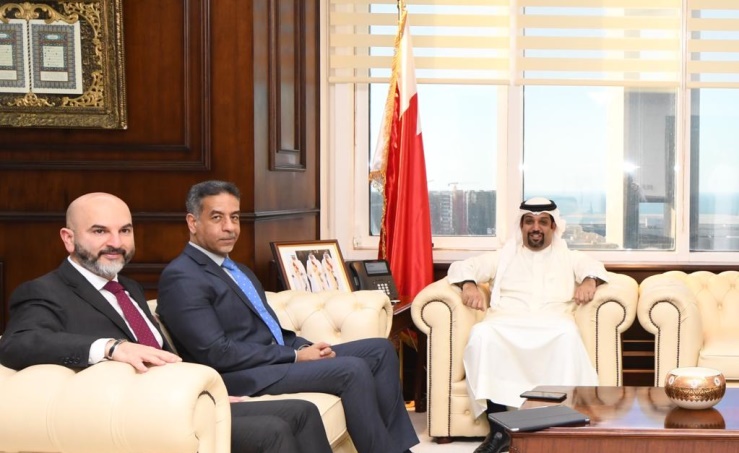 Minister meets Ernst & Young Bahrain officials