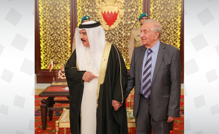 HM King receives Northern Governorate wellwishers; hails Bahrainis ...