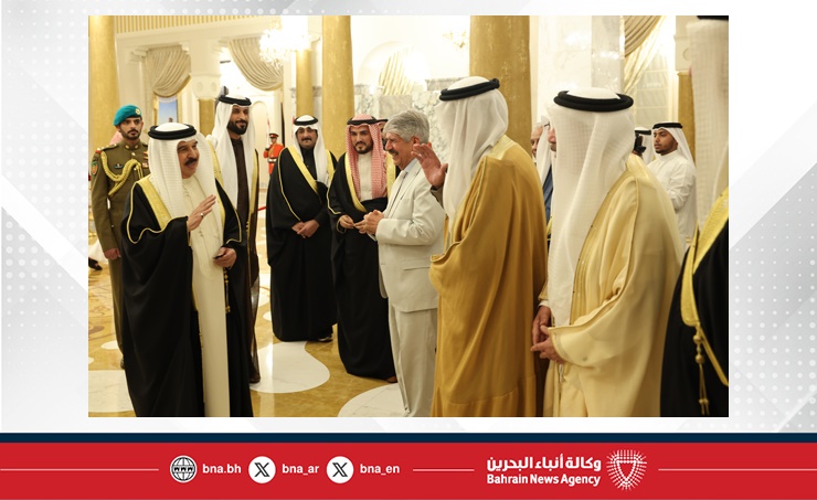 HM King receives HH Shaikh Nasser bin Hamad, RHF officials