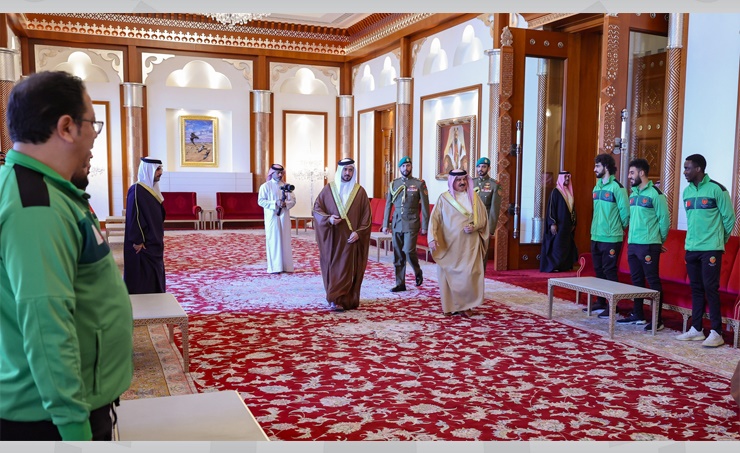 HM King, Supreme Commander of Armed Forces, receives Royal Guard team ...