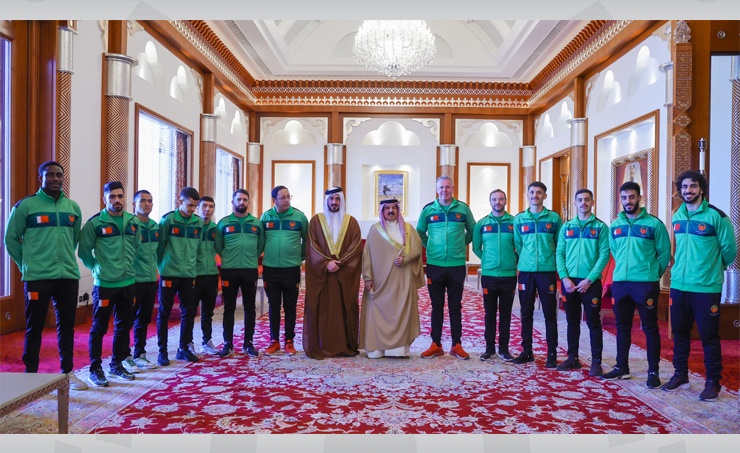 HM King, Supreme Commander of Armed Forces, receives Royal Guard team ...