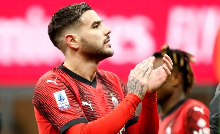 Hernandez's penalty gives Milan a win over Fiorentina, and Camarda ...