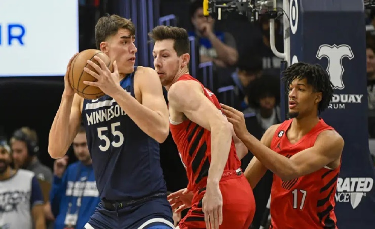 Edwards scores 32, helps Wolves close out Blazers 113-106