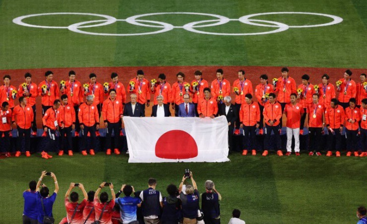 Olympics- Japan ends Tokyo 2020 with record medal haul