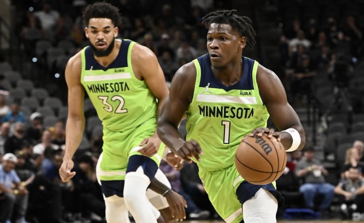 Towns scores NBA-high 60 points, Wolves top Spurs 149-139