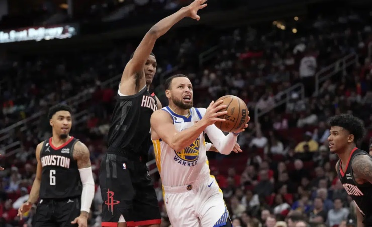Warriors stop 11-game road skid, beat Rockets 121-108