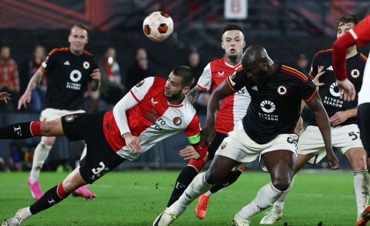 Lukaku earns Roma draw at Feyenoord