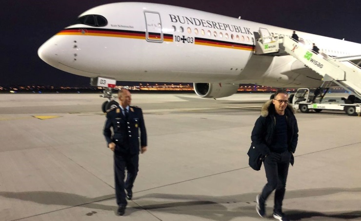 German government hopes to put turbulence behind it with new plane