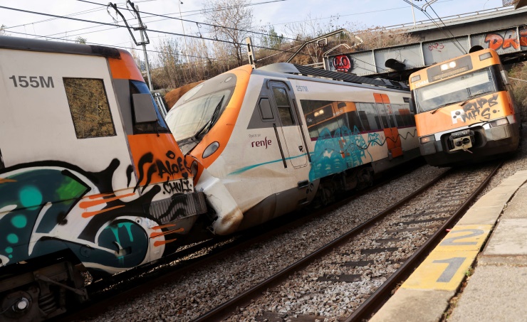 Commuter trains collision in Spain lightly injures dozens