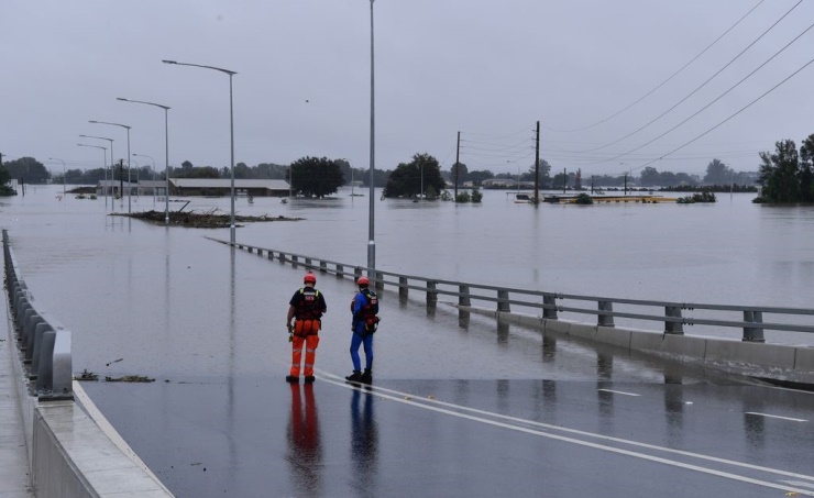 Thousands more Australians on high alert as more flooding expected