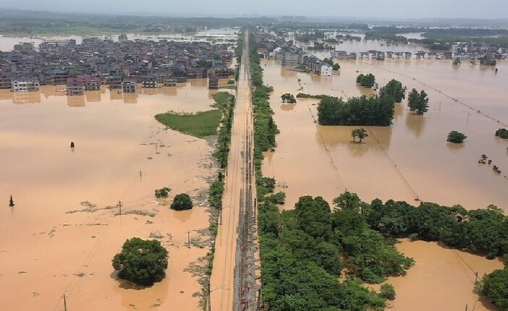ارتفاع حصيلة ضحايا الفيضانات في باكستان إلى 1396 قتيلاً