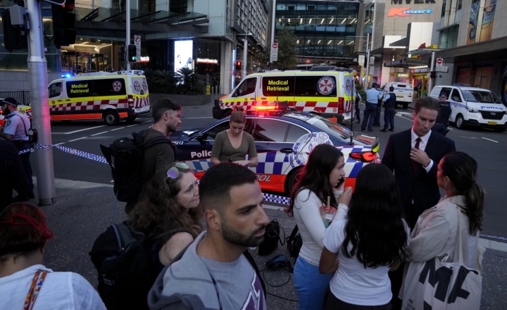 5 people and a suspect killed in a Sydney shopping center stabbing ...
