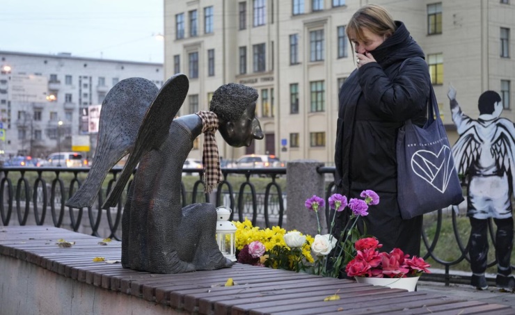 A World Remembers: Memorials honor COVID-19′s 5 million dead