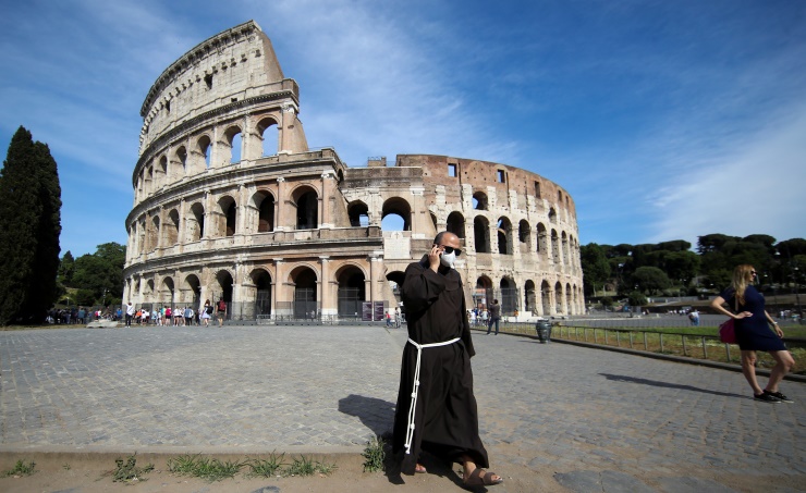 Italian right-wing parties led by Salvini, Berlusconi consider merger