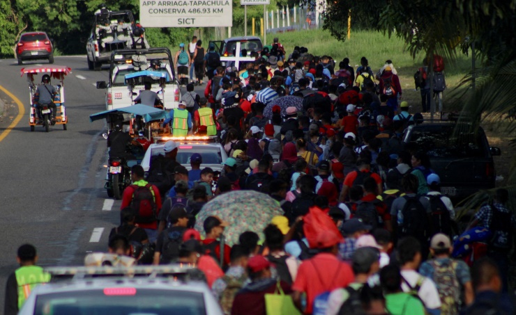 Hundreds leave to join Mexico migrant caravan headed for US