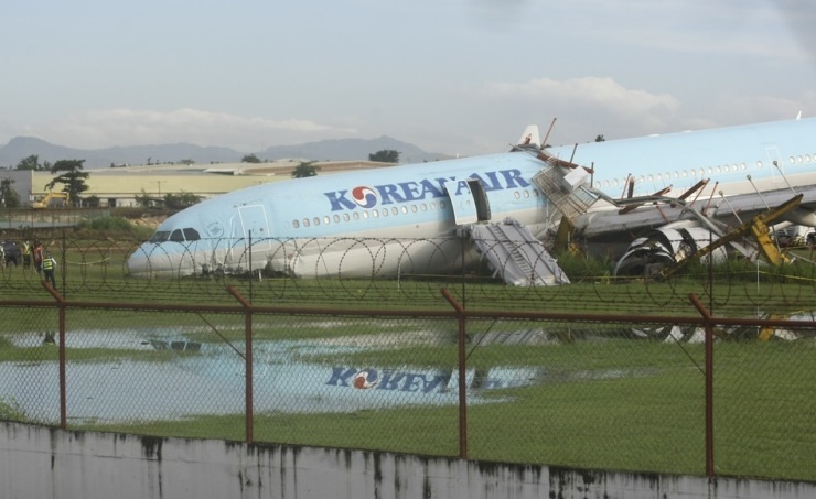 Korean Air flight overruns Cebu runway, no injuries reported