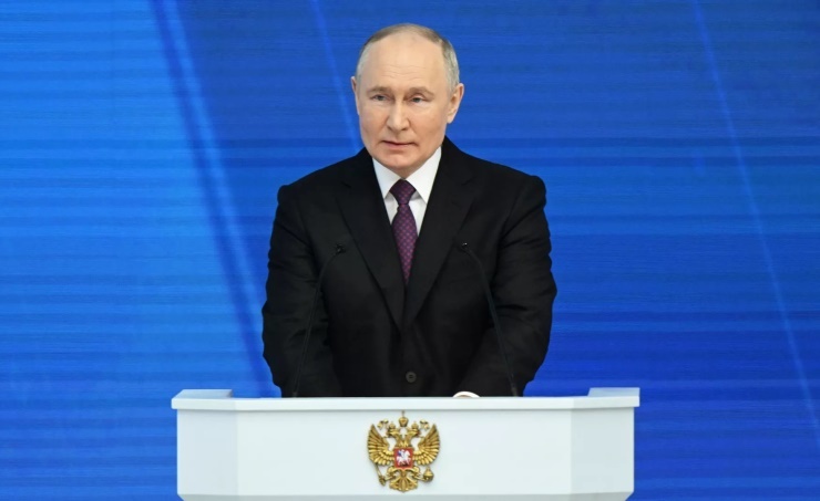 Putin asks voters to determine Russia's future