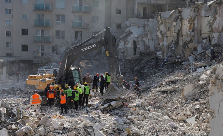 Teenager rescued from rubble in Türkiye 10 days after quake