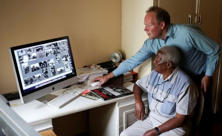 Peter Magubane, South African photographer who documented apartheid ...