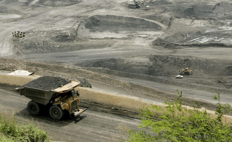 Colombia mine explosion kills 11 people, four missing